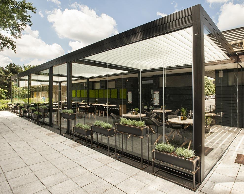 Pergolas with sliding glass doors: Advantages, Models and Dimensions ...